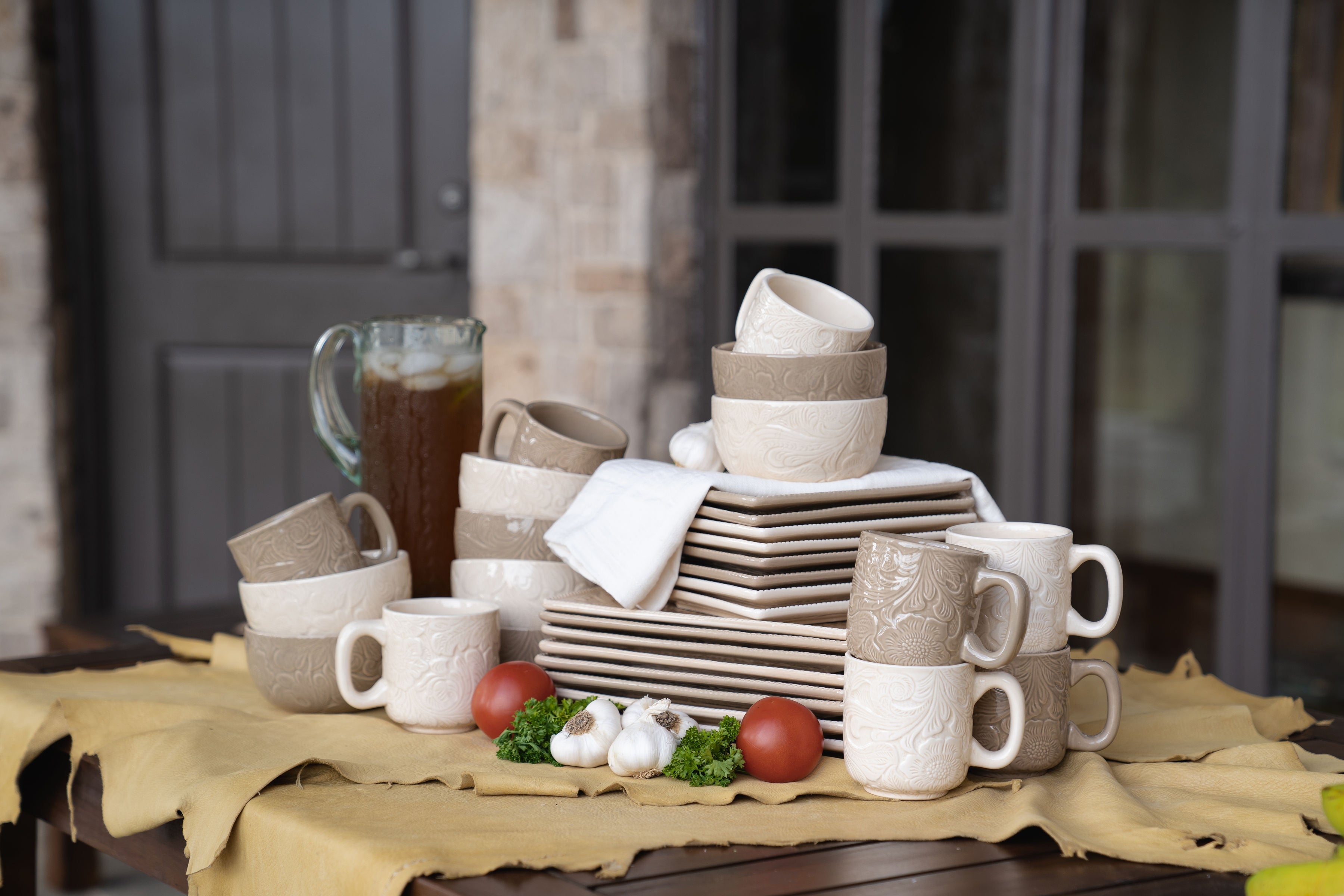 Complete Your Table Setting: HiEnd Accents High-Quality Serveware Sets
