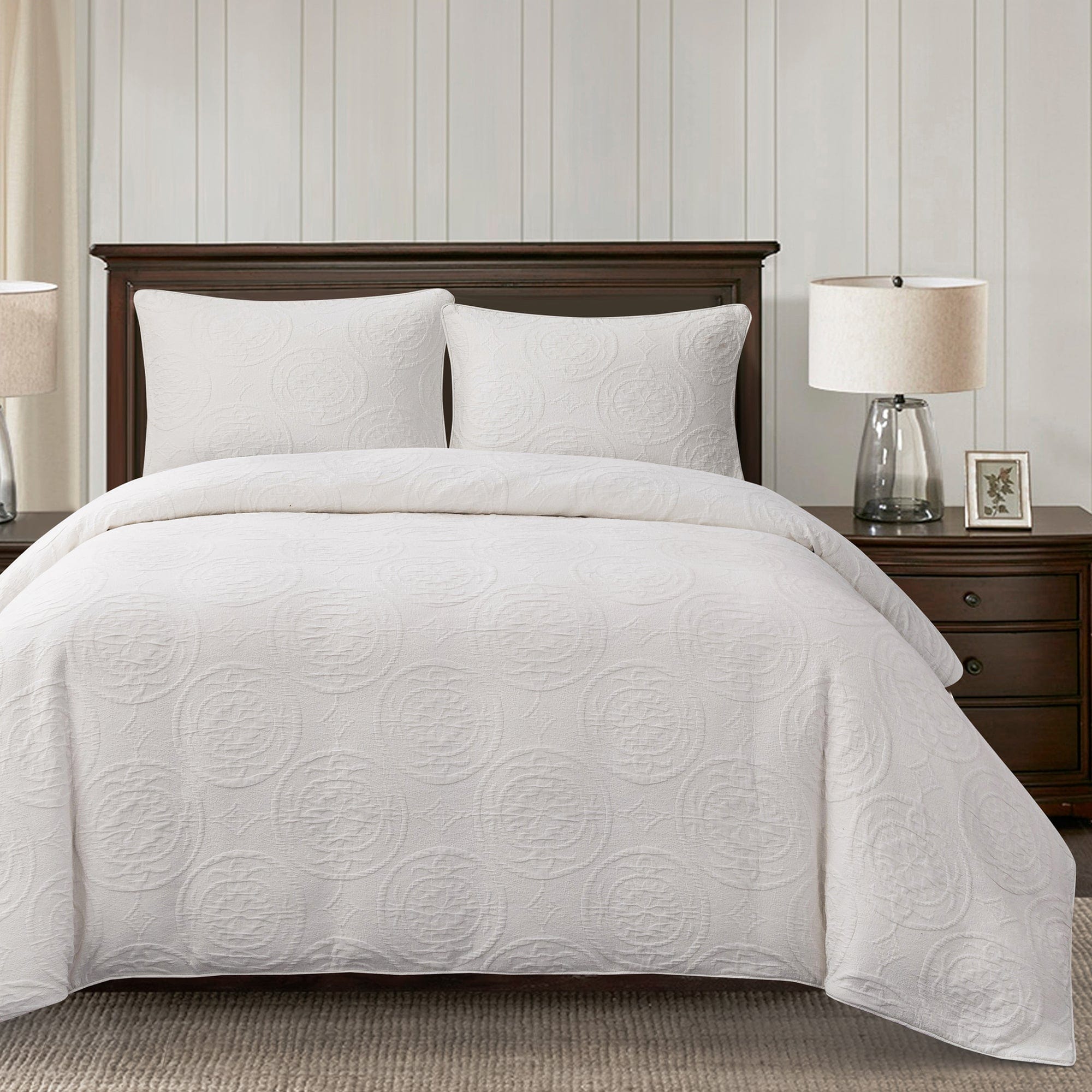 Verona Matelassé Bedding Set, Duvet Cover Set | HiEnd Accents