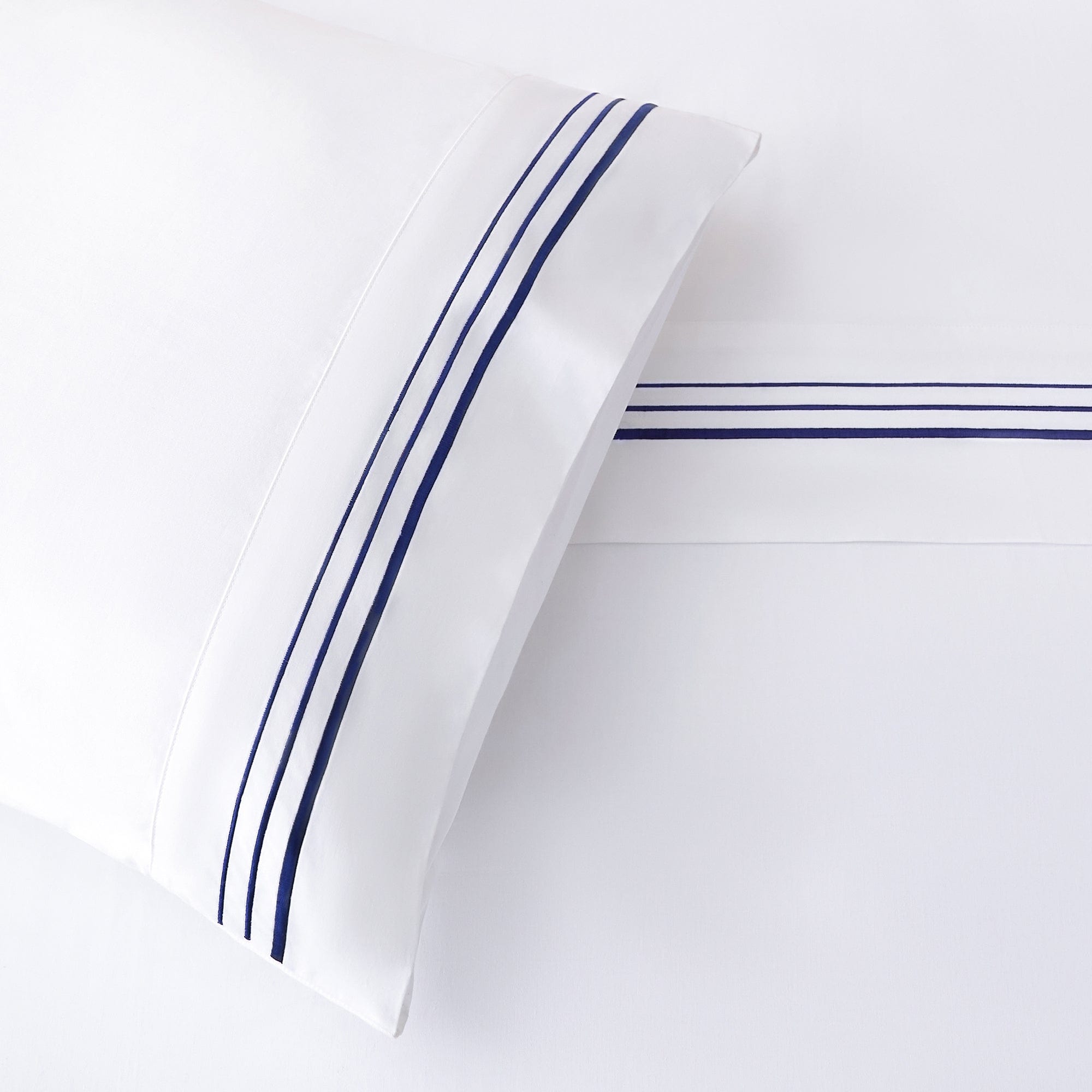 HiEnd Accents | 350TC Embroidered Border Sheet Set