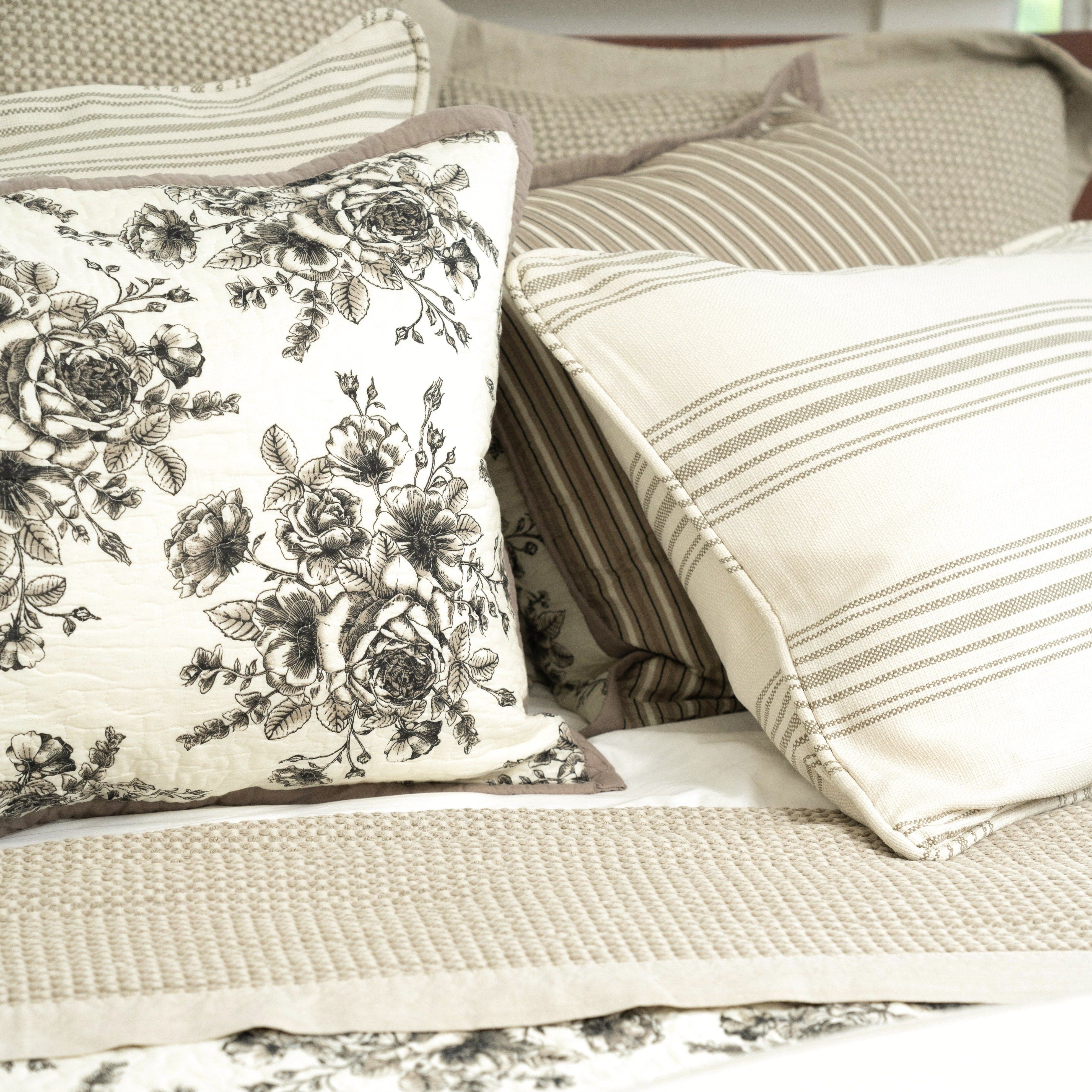 Lyla Reversible Floral Print Quilt Set | HiEnd Accents