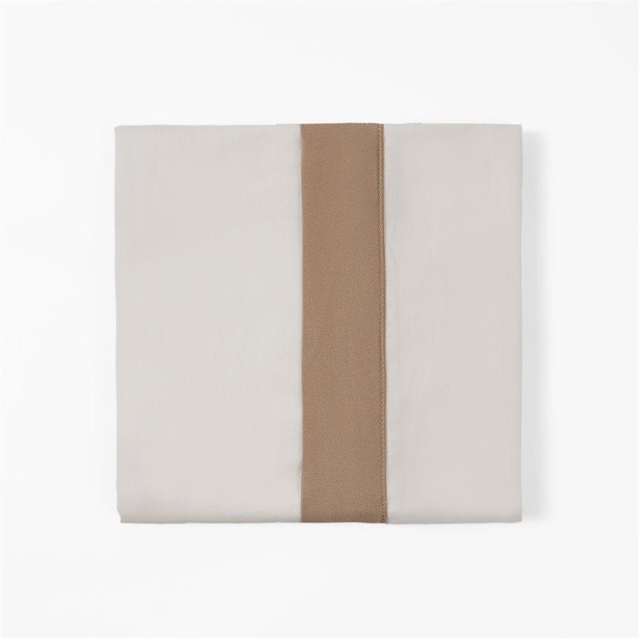 350TC White Sheet Set with Navy Flange | HiEnd Accents